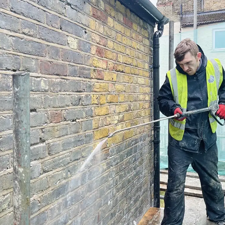 Chemical-Assisted Brick Cleaning for Heavy Carbon & Pollution Staining ...